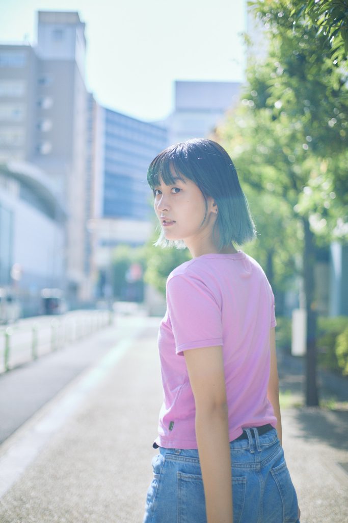 モデル活動と油絵。異なるフィールドで得られた刺激をクロスオーバーさせる美大生【FUJIKO・19歳】 ｜ Steenz(スティーンズ)